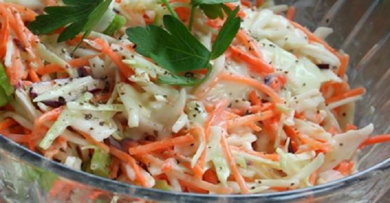 Comment faire une salade de chou crémeuse comme au restaurant